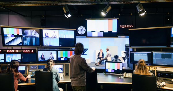 【BT机构股评】AMC Networks股票评级下调 - 机构股评 - BT财经